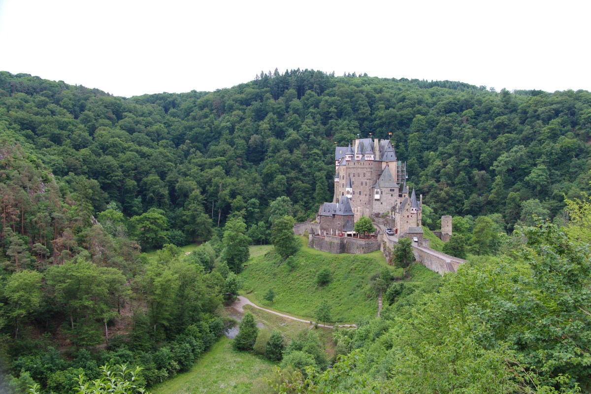 Visiting Eltz Castle in Germany’s Rhine River Valley | lifeheartslove